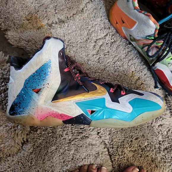Lebron 11 Lava